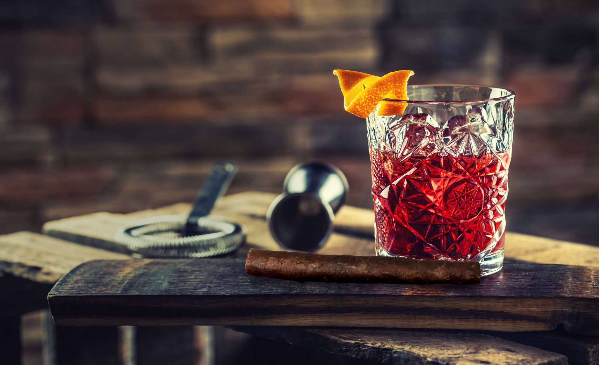 Dive into Summer: Petri cigars and classic Italian cocktails make a ...